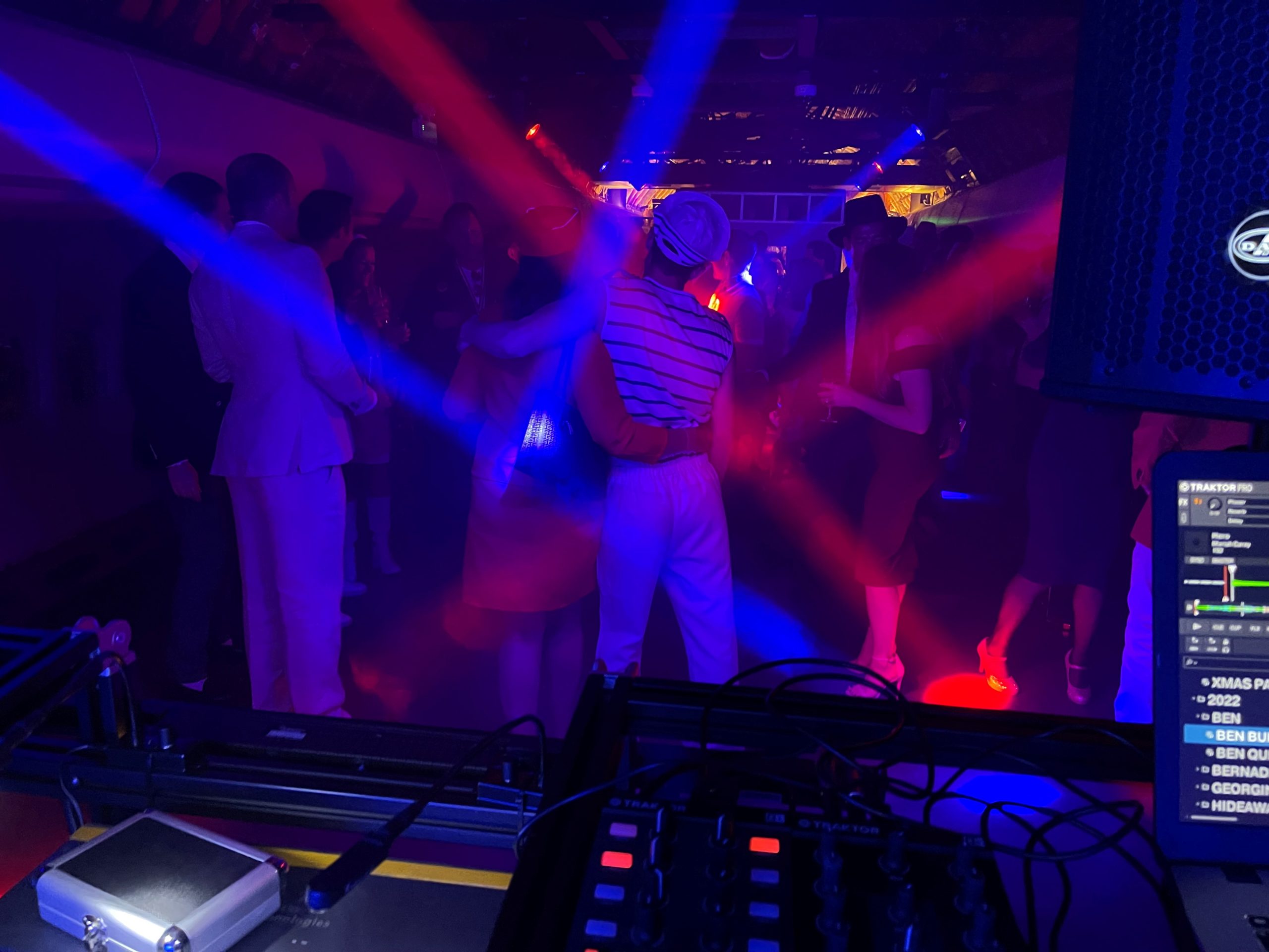 Spectrum Disco DJ | Persian and English wedding in Italy